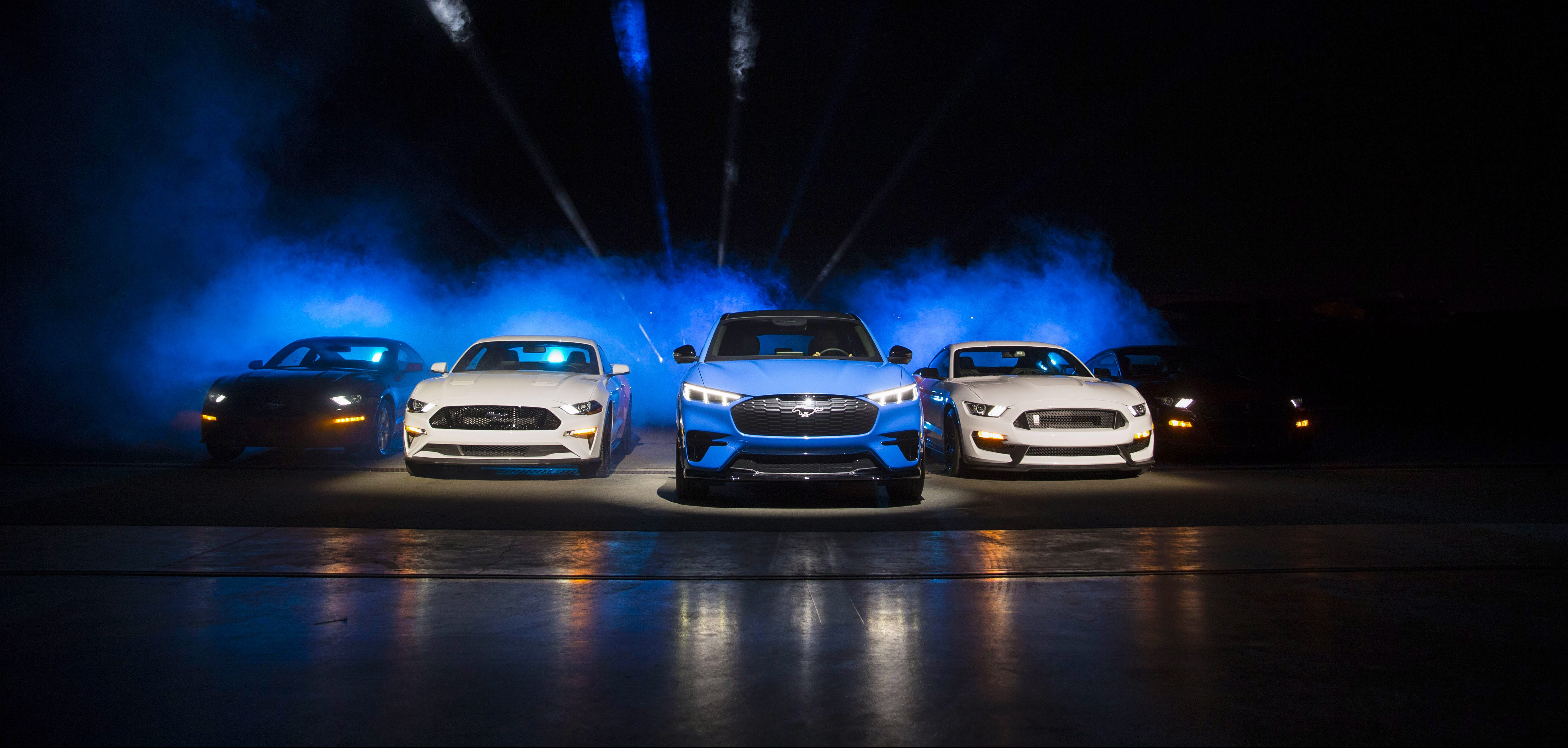 Ford Magazine - Ken Block preizkusil nov model Mustang Mach-E - Ford ...