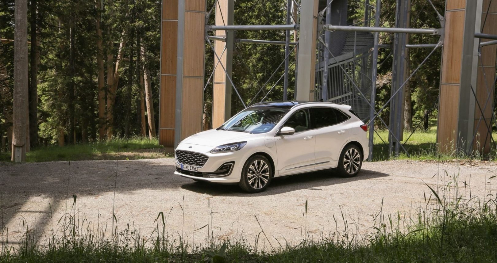 Ford Magazine - Test: Ford Kuga 2.5 Duratec Hybrid 165 kW, PHEV - Ford ...