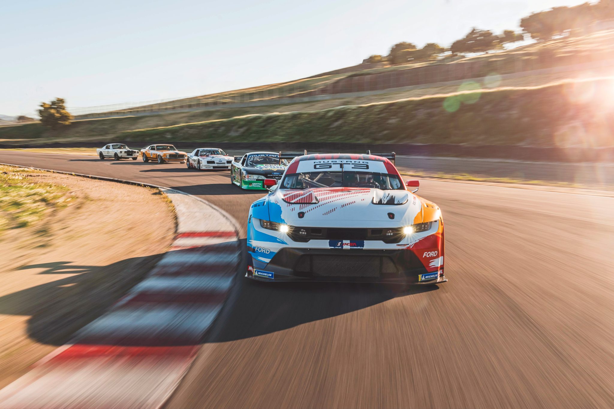 Ford Magazine - Nova oprava Mustanga GT3 - Champion Spirit Livery ...